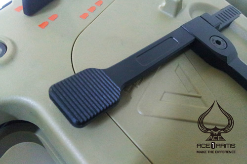 Ace1ArmsからKriss Vector専用のMagazine Release（マガジンリリース）が登場→実用性がアップ！ | さばなび